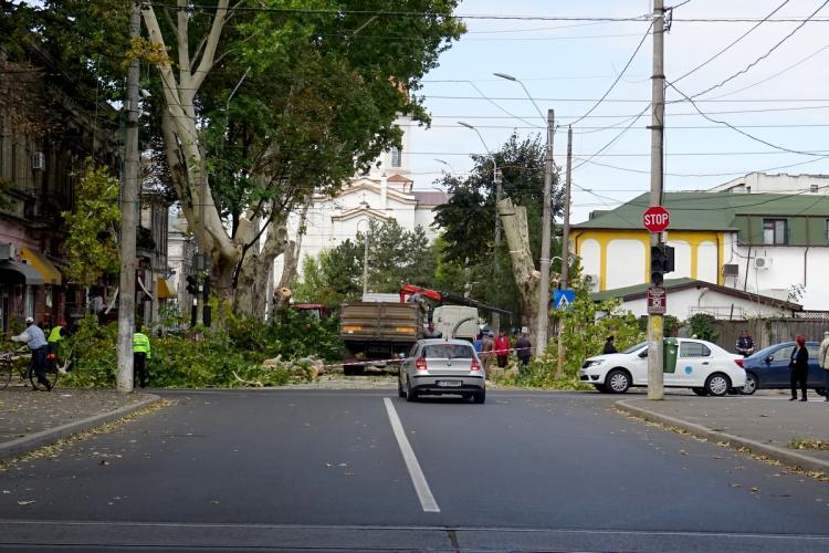 Circulația auto, blocată pe strada Gării, între Plevna și Independenței ...