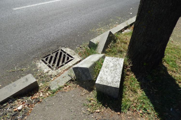 Seroplant “forţează” repararea trotuarelor de pe Calea Galaţi ...