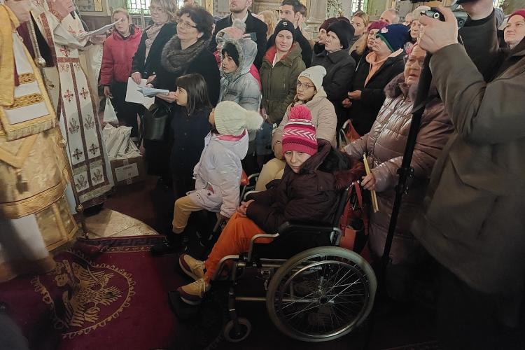 Cărucioare pentru trei copii cu handicap, de la Ocrotitorul Brăilei ...