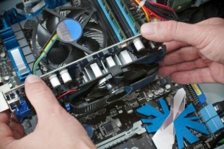 Componente de calculator, săltate dintr-un complex comercial | Obiectiv ...