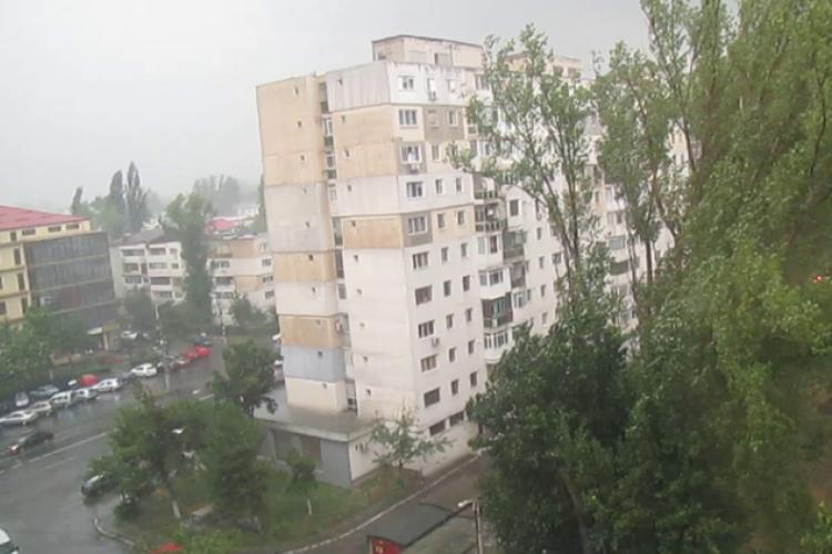 Taxa pentru apa de ploaie, subiect de “război” între PNL şi primar